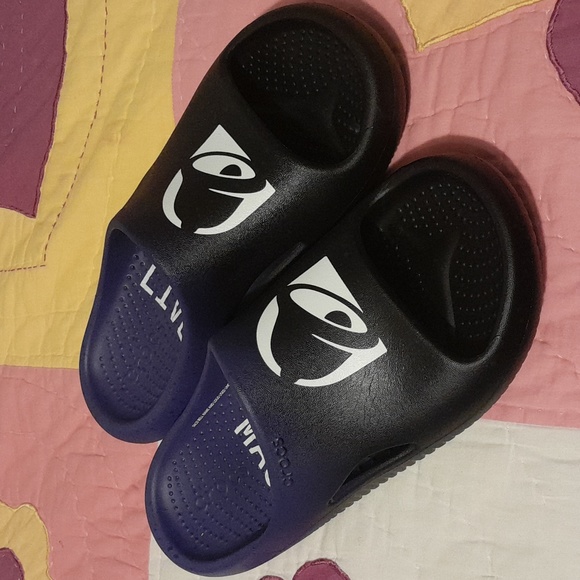 CROCS | Shoes | Taco Bell Crocs Women 9 | Poshmark